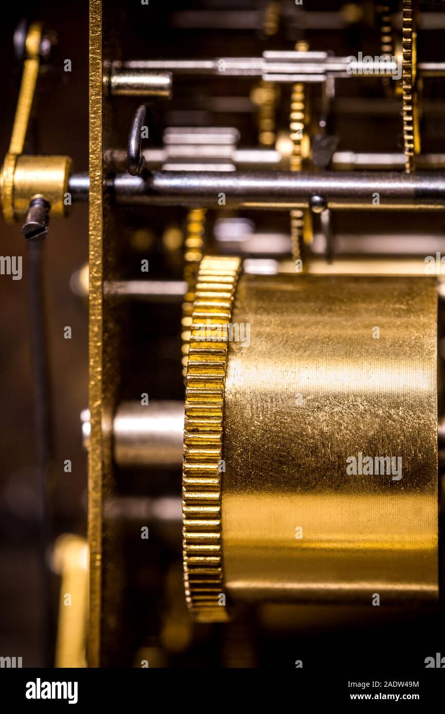 Cog cogs brass hi-res stock photography and images - Alamy