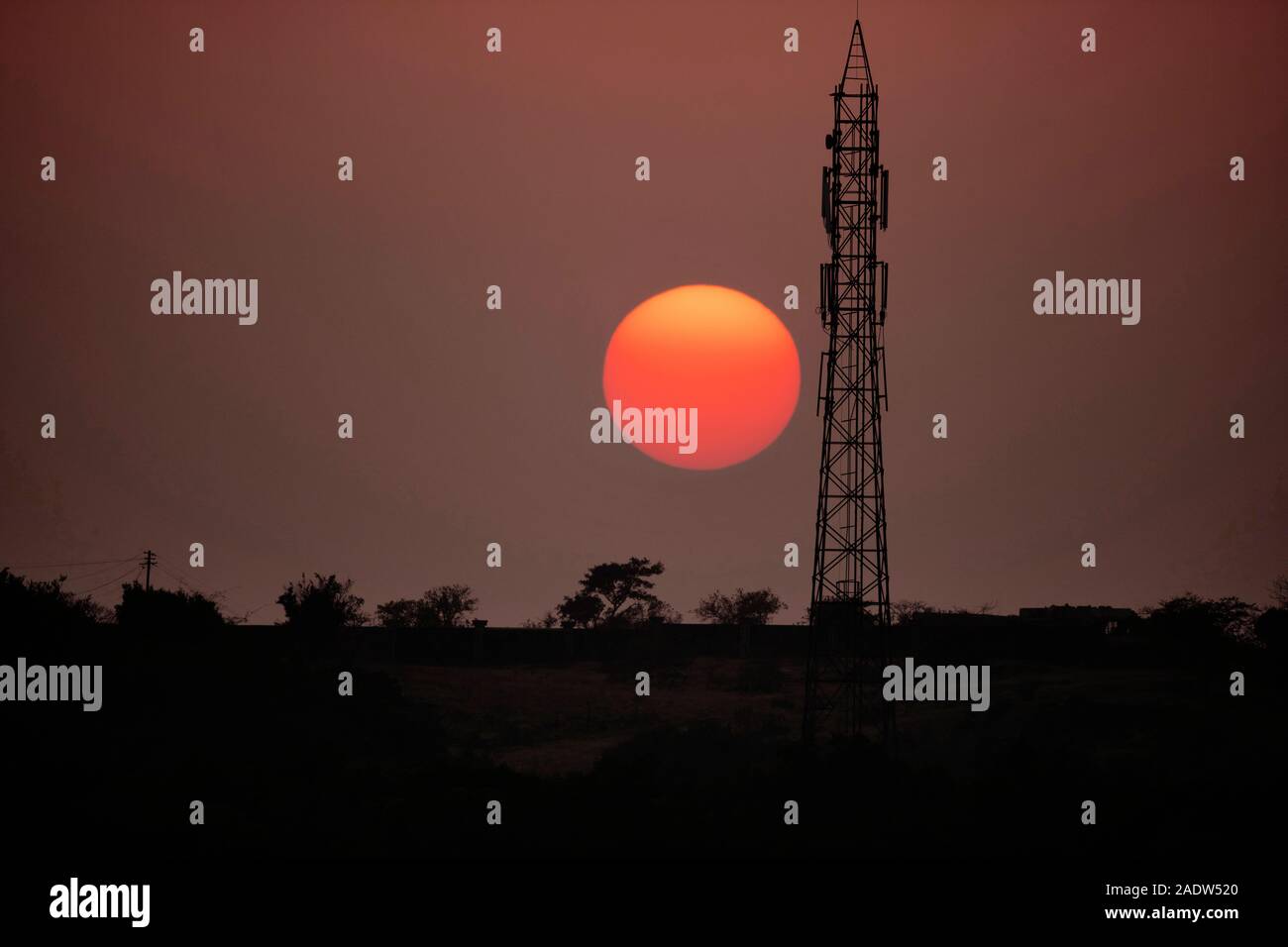 Cell phone tower india hi-res stock photography and images - Alamy