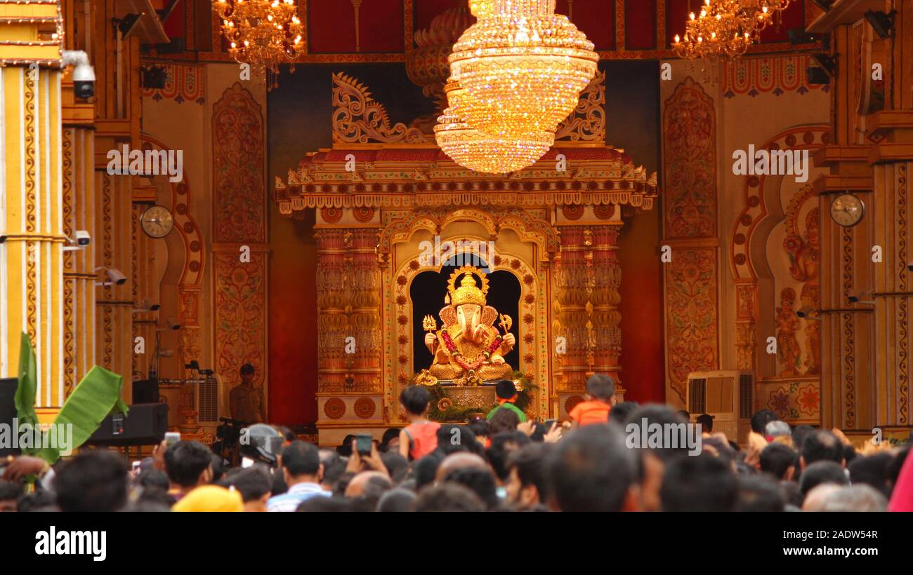 Dagdusheth ganpati pune hi-res stock photography and images - Alamy
