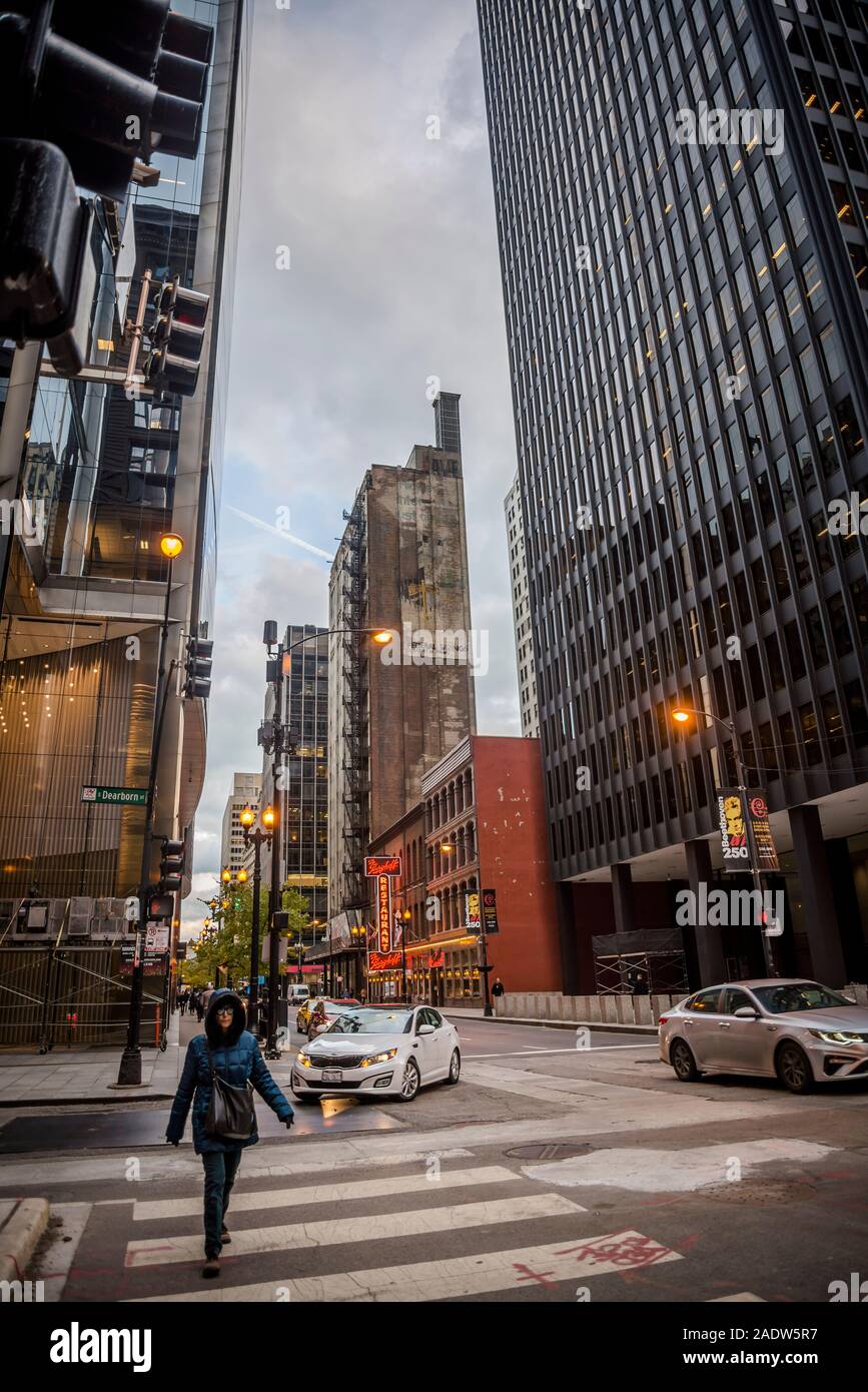 Chicago north dearborn street hi-res stock photography and images - Alamy