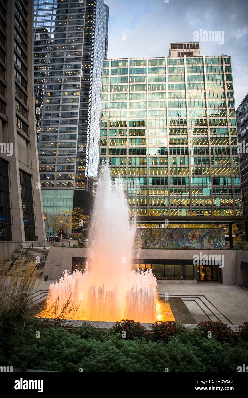Exelon plaza fountain hi-res stock photography and images - Alamy
