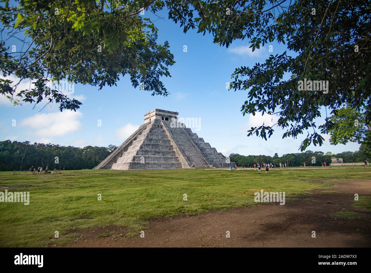 Impressive Chichen Itza Maya Pyramid called El Castillo Stock Photo - Alamy