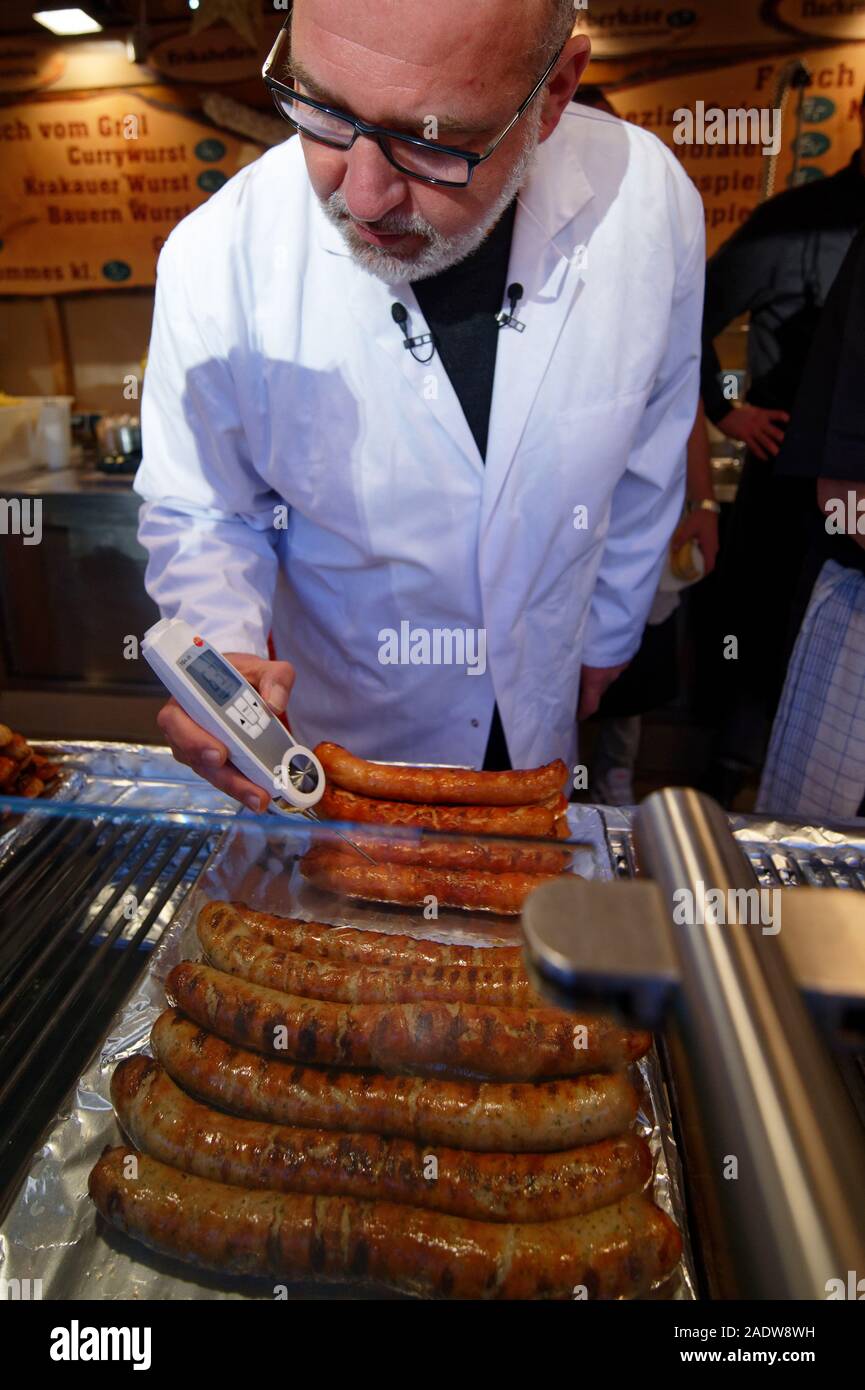 Cologne christmas market sausages hi-res stock photography and images ...