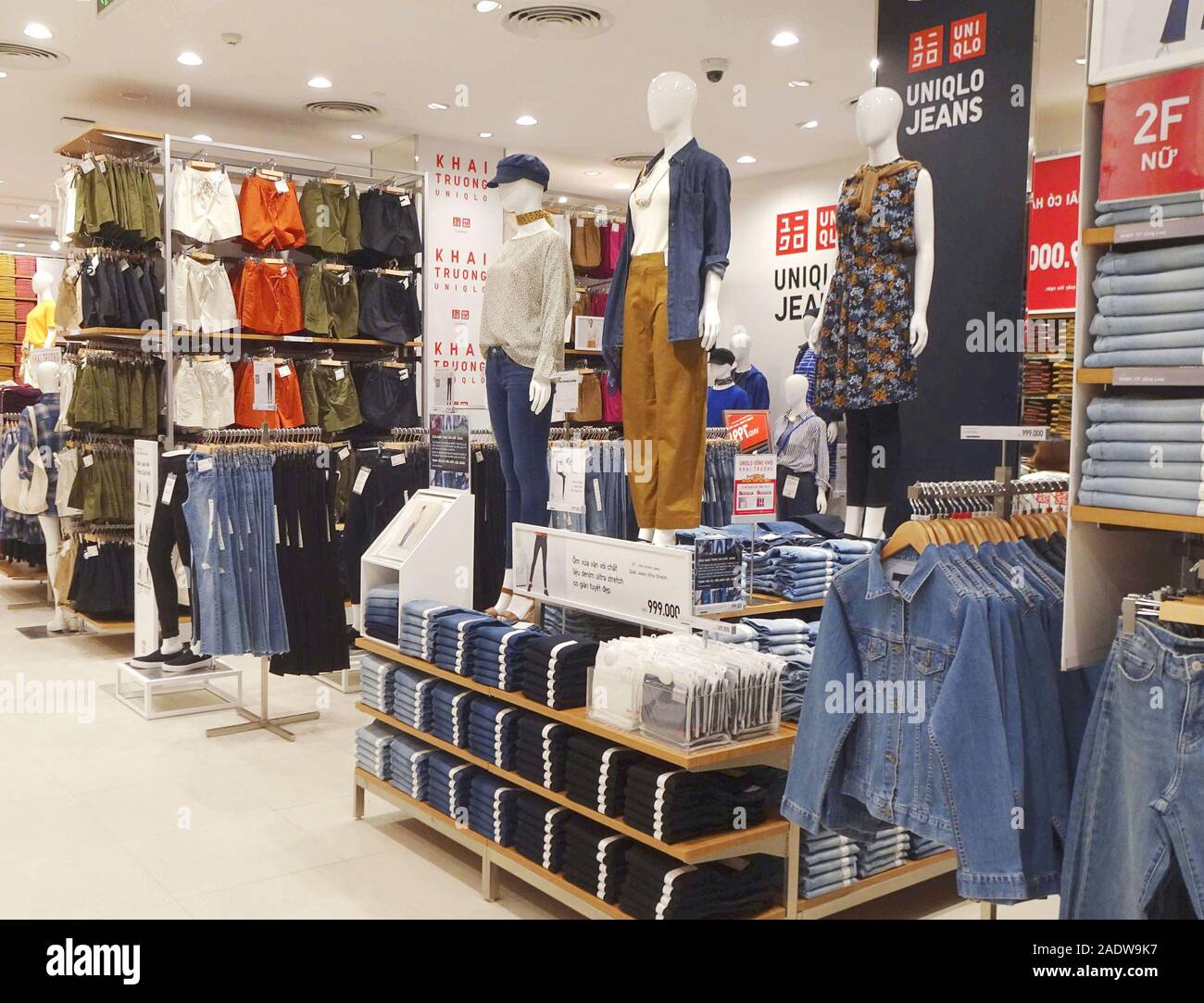 Vietnam's first Uniqlo casual wear outlet is unveiled to the media in ...