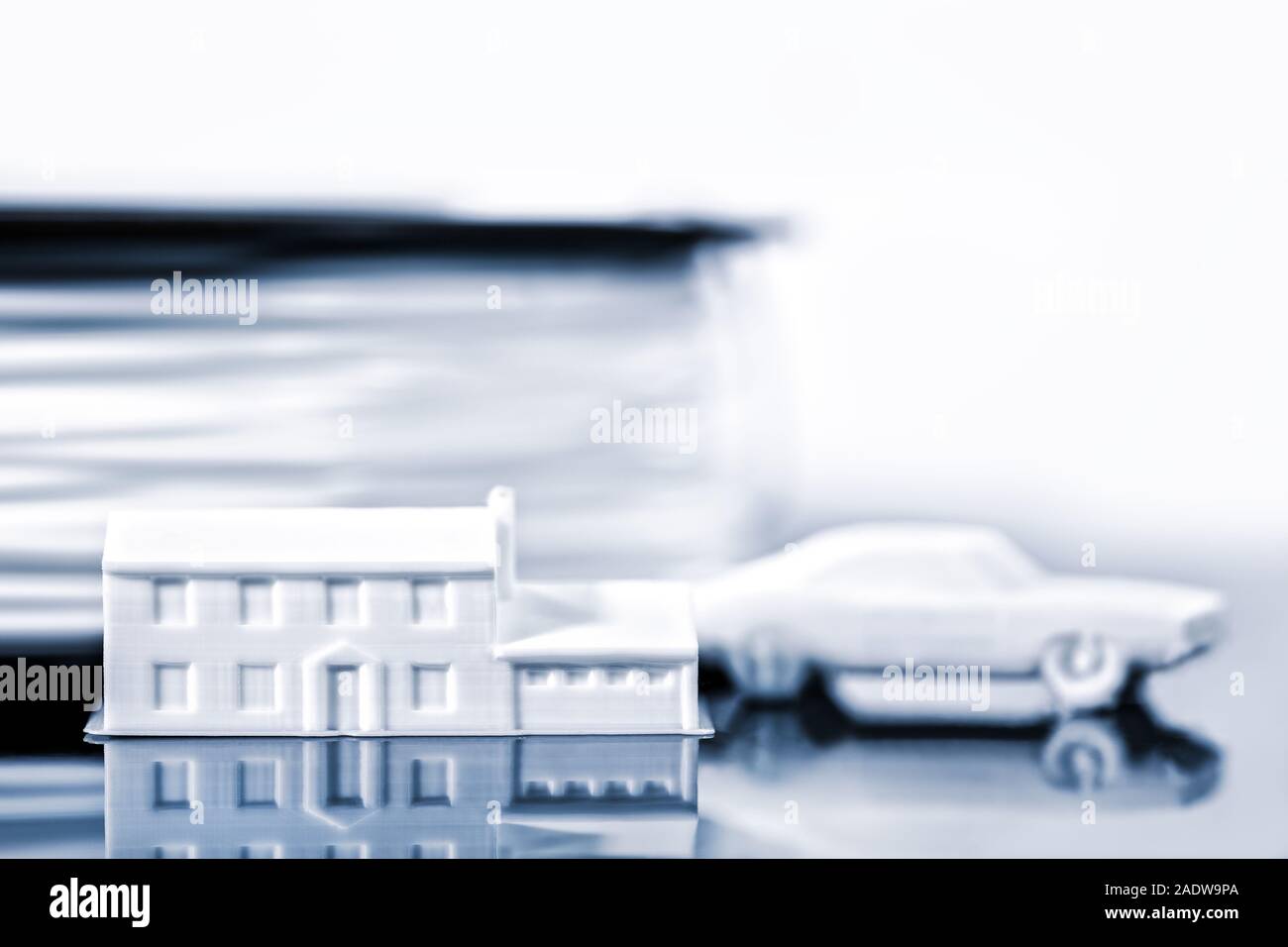 Status symbols or luxury objects are printed out with a 3D printer ...