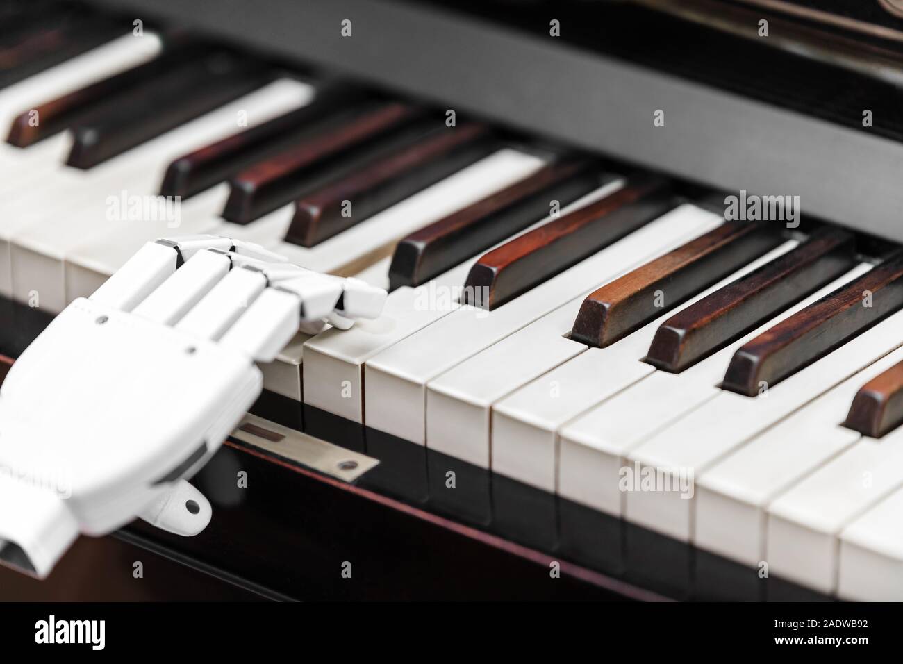 Robotic hand piano hi-res stock photography and images - Alamy