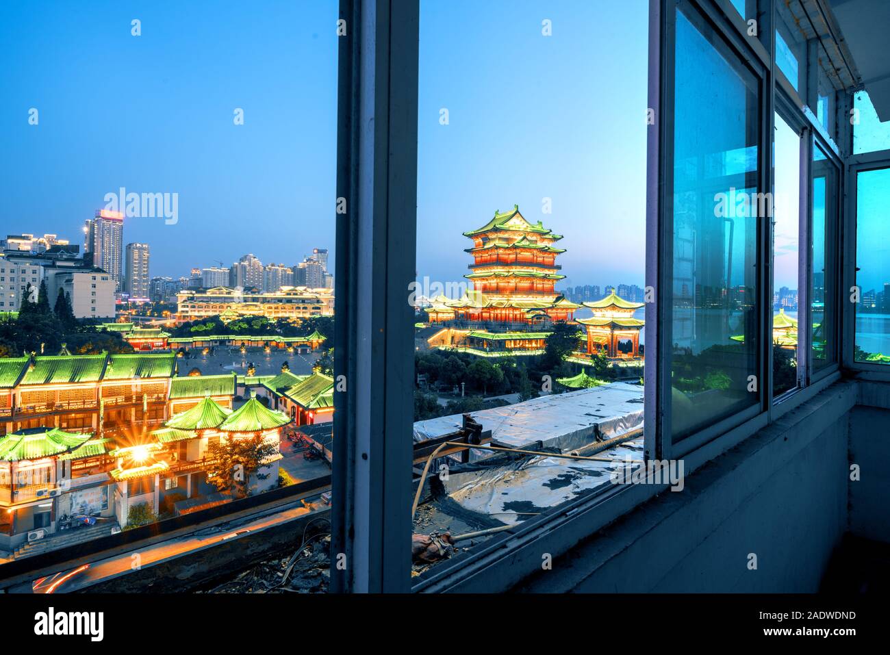 Tengwang pavilion hi-res stock photography and images - Alamy