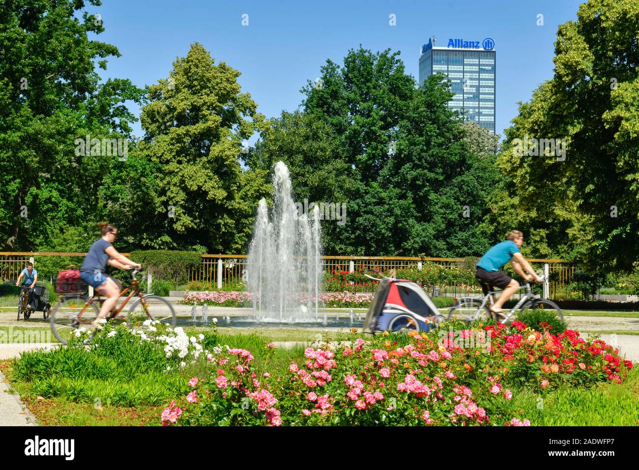 Springbrunnen im Rosengarten, Treptower Park, Treptow-Köpenick, Berlin ...