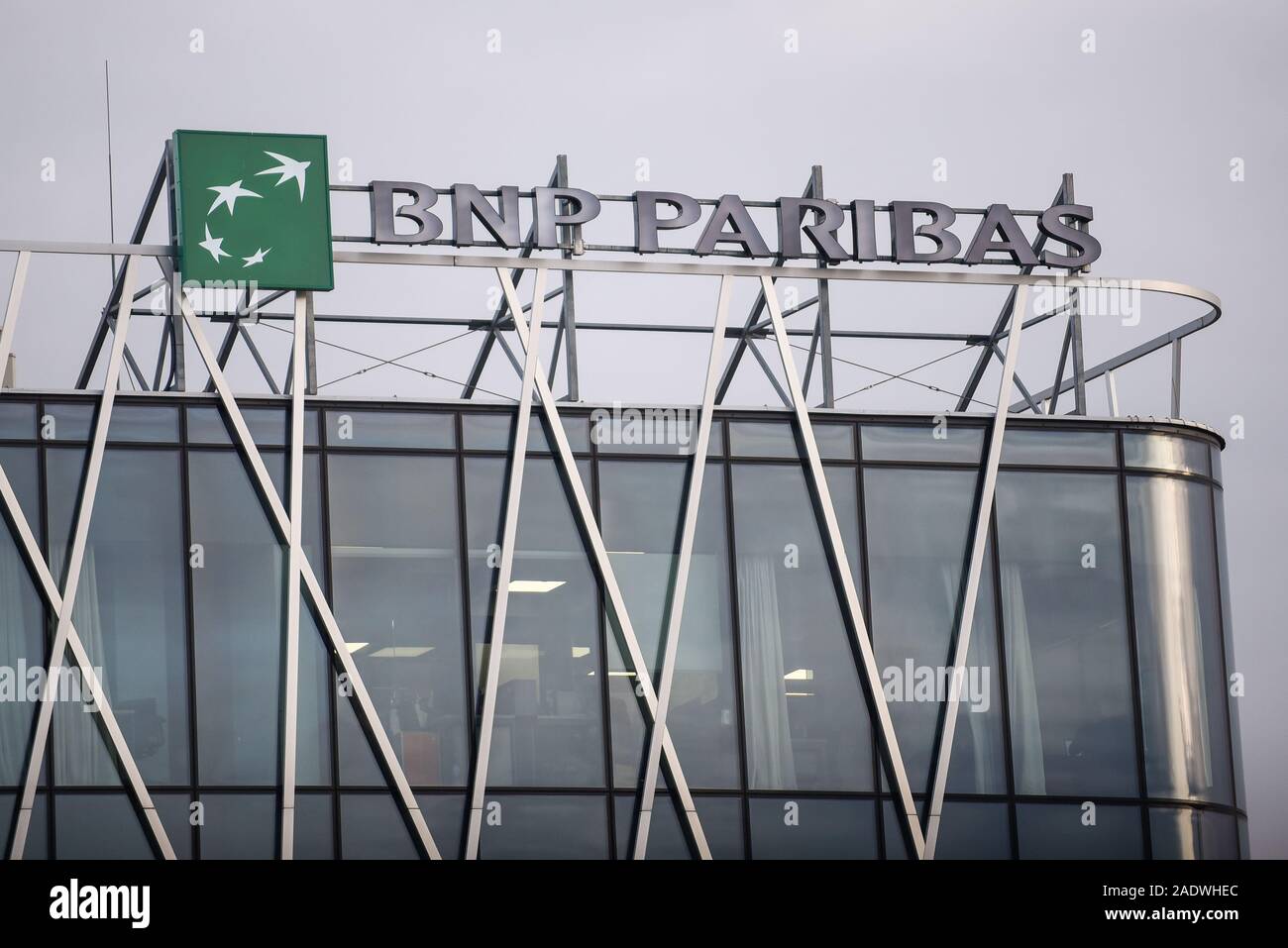 Bnp Paribas Logo High Resolution Stock Photography and Images - Alamy