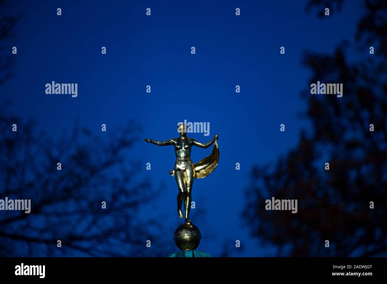 Berlin, Germany. 05th Dec, 2019. Blue sky frames the goddess Fortuna on ...