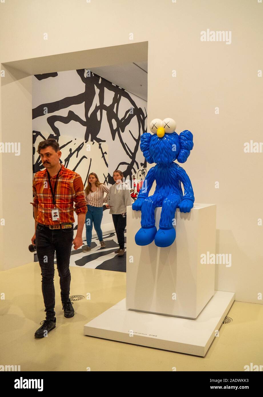 Brian donnelly kaws sculptor graffiti artist hi-res stock photography ...