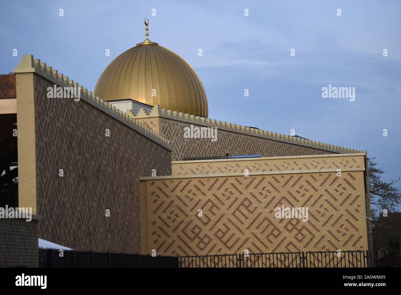 New mosque in cambridge hi-res stock photography and images - Alamy