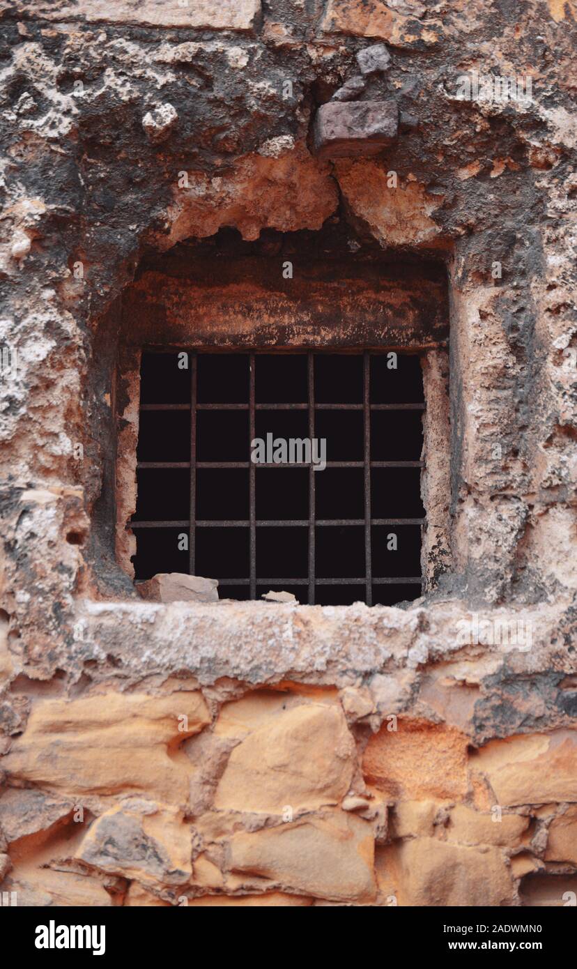Dungeon window hi-res stock photography and images - Alamy