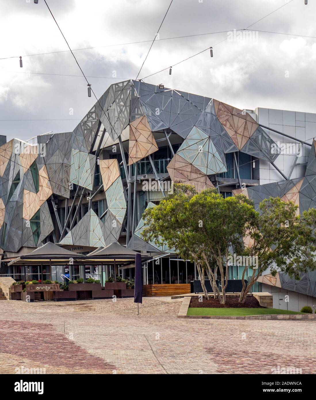 Deconstructivist hi-res stock photography and images - Alamy