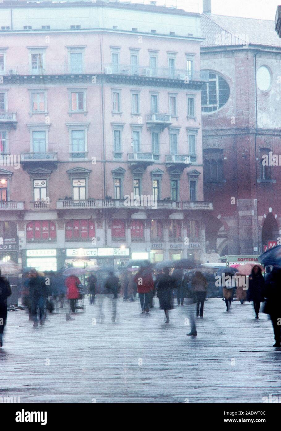 Bad weather people hi-res stock photography and images - Alamy