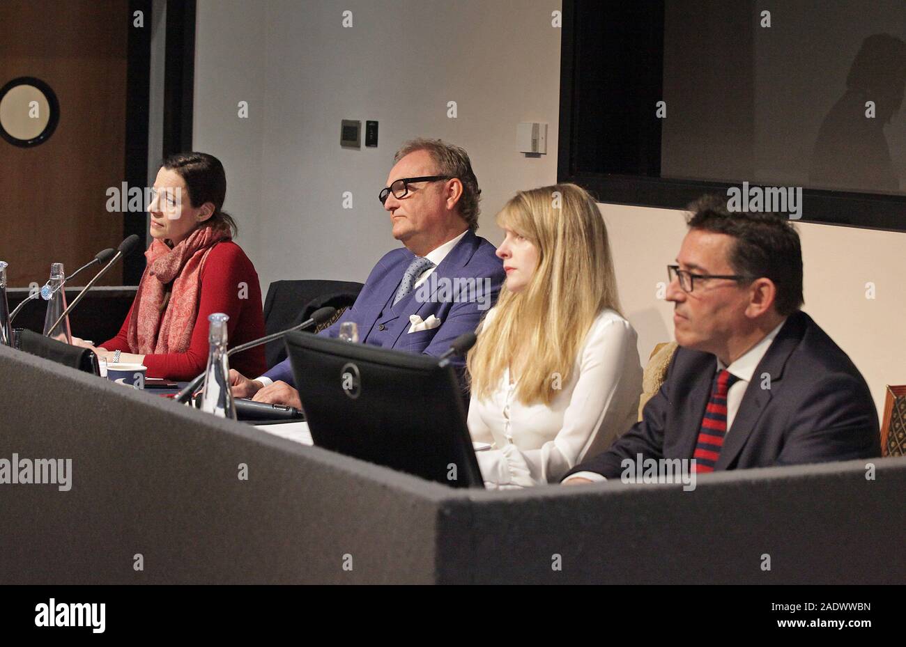 Left to right annunziata rees mogg hi-res stock photography and images ...