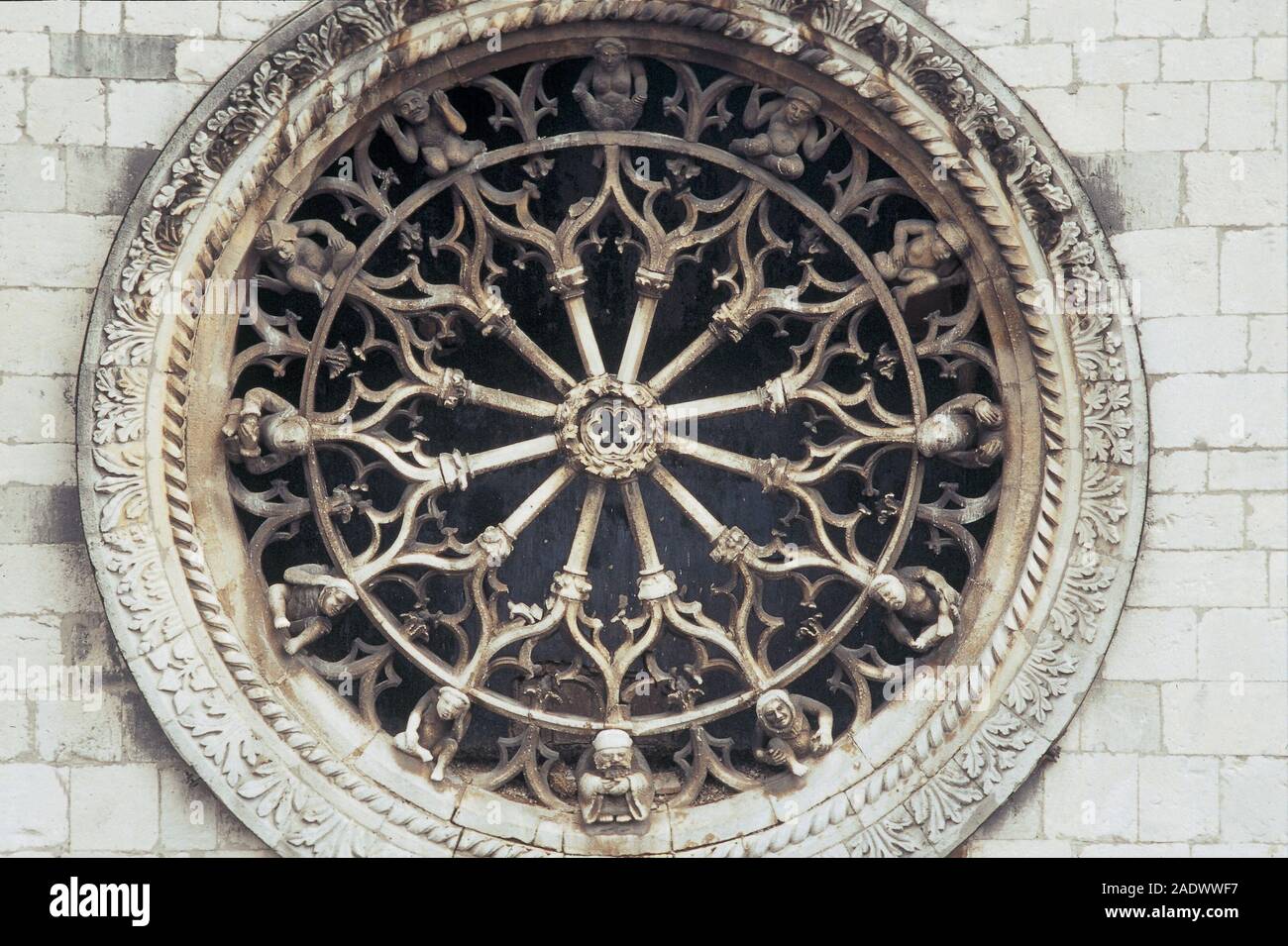 Laquila rose window hi-res stock photography and images - Alamy