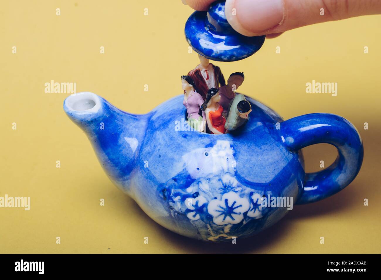 Mini teapot hi-res stock photography and images - Alamy