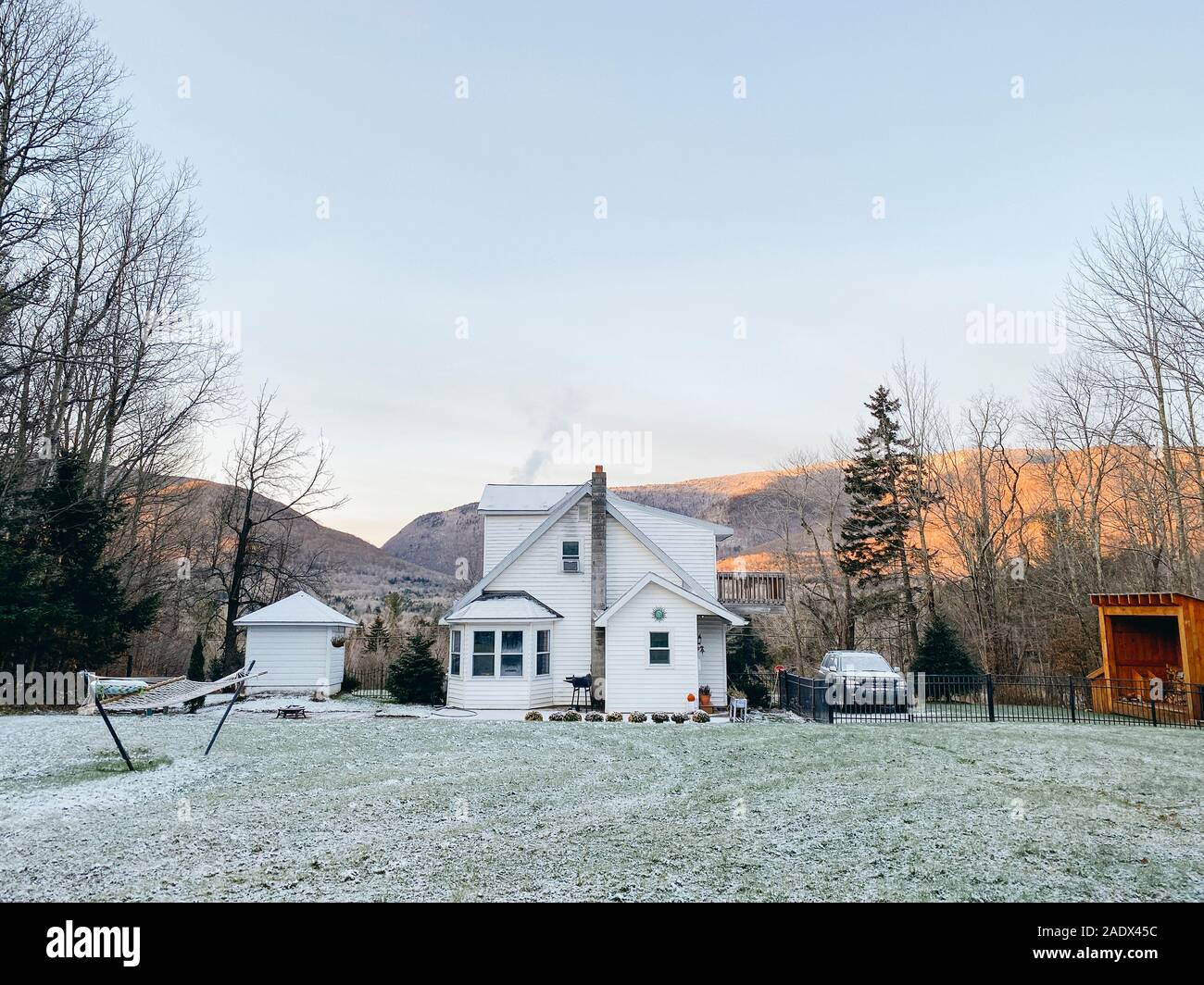 Back yard view hi-res stock photography and images - Alamy