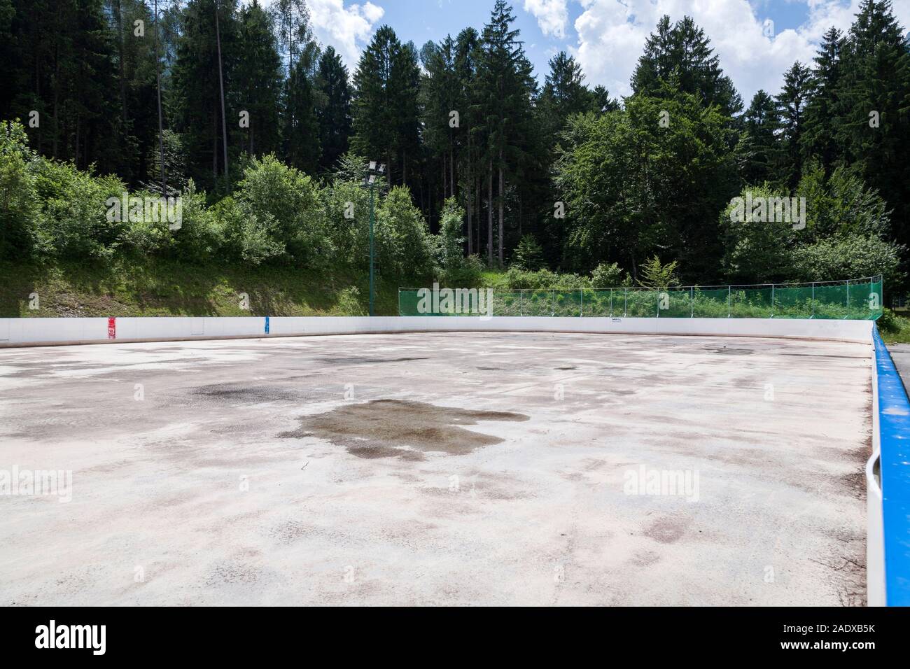 Outdoor skating hi-res stock photography and images - Alamy