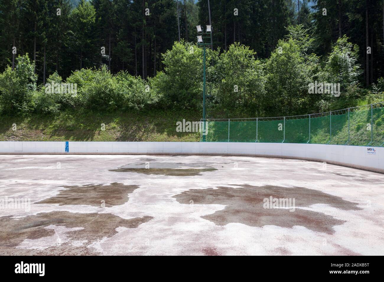 Outdoor skating hi-res stock photography and images - Alamy