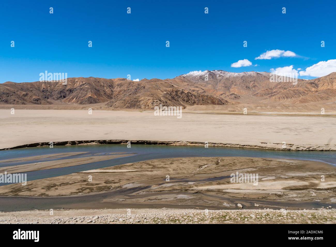 Pamir Highway M41 Gunt River near Alichur with Picturesque View of Snow ...