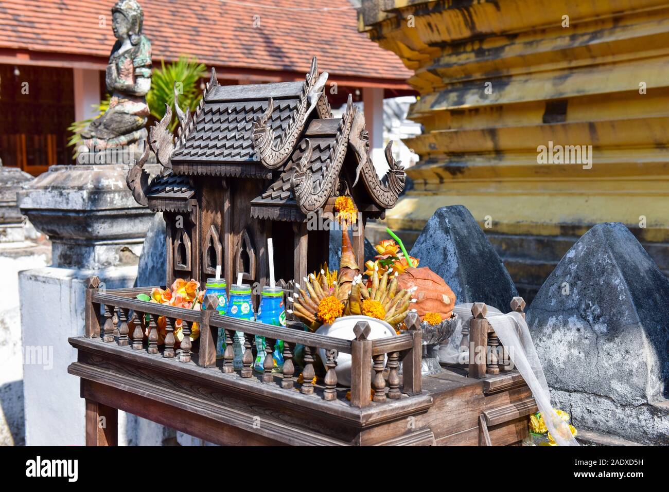 Asian spirit religion hi-res stock photography and images - Alamy