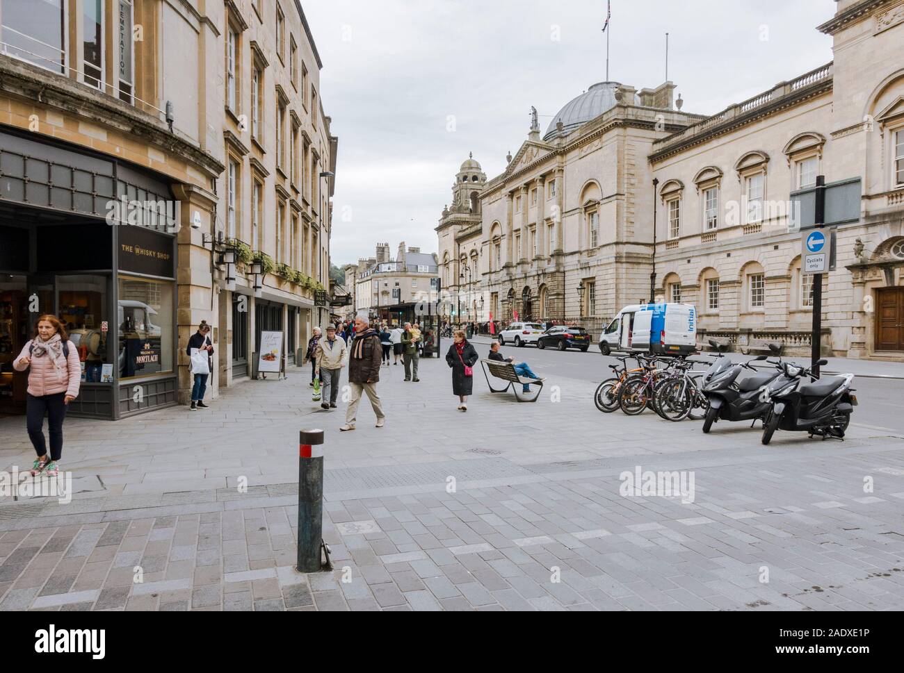 High St, shopping street in town center, Bath, Somerset, UK Stock Photo ...