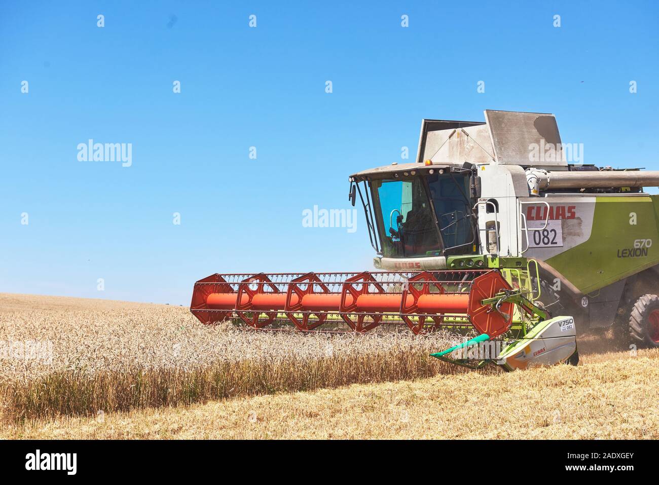 Modern combine harvester hi-res stock photography and images - Alamy