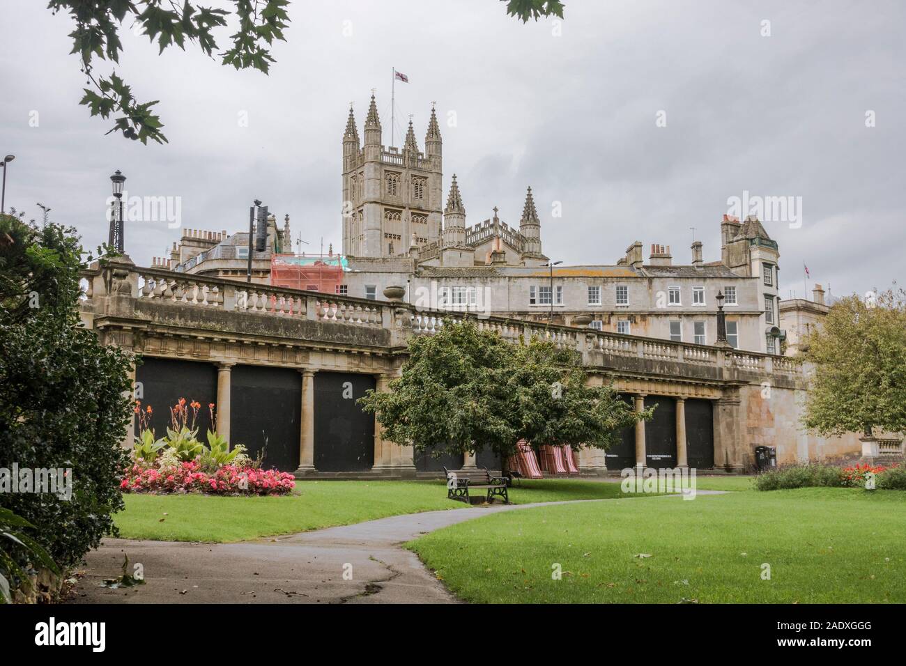 Bath, UK, Parade Gardens with Bath Abbey behind, Somerset, England, UK ...