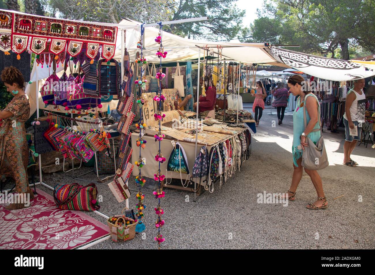 Hippy market stall hi-res stock photography and images - Alamy