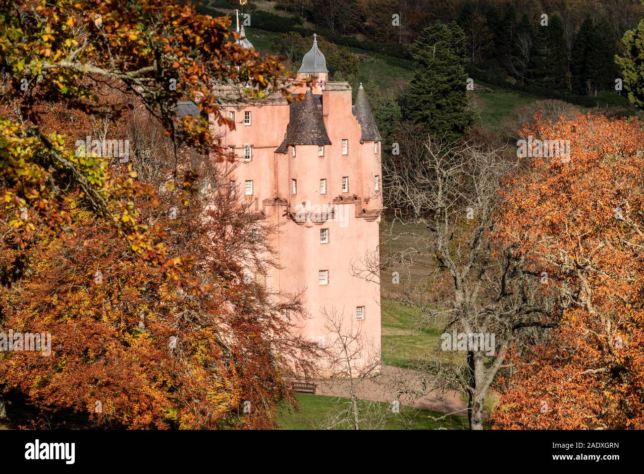 CRAIGIEVAR CASTLE ABERDEENSHIRE SCOTLAND AUTUMN SUNLIGHT ON THE PINK ...