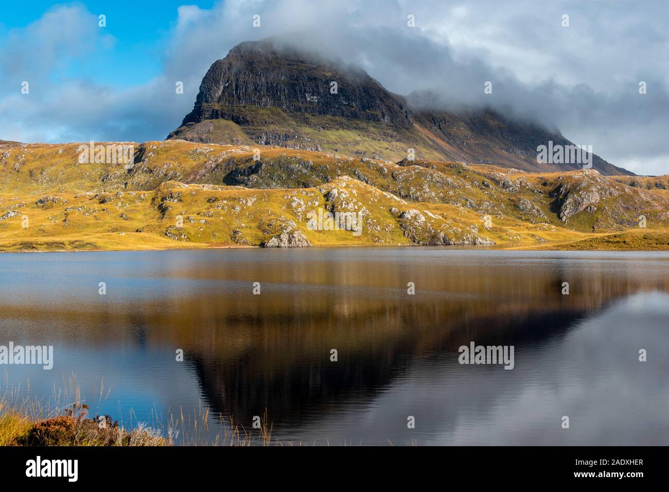 SUILVEN MOUNTAIN SUTHERLAND SCOTLAND WITH A COVERING OF MIST AND THE ...