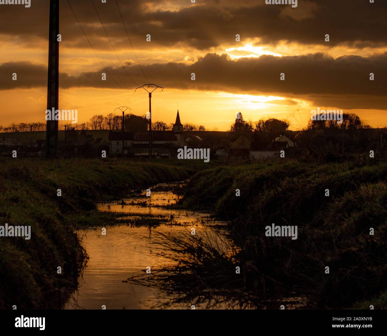 Beautiful river setting hi-res stock photography and images - Alamy