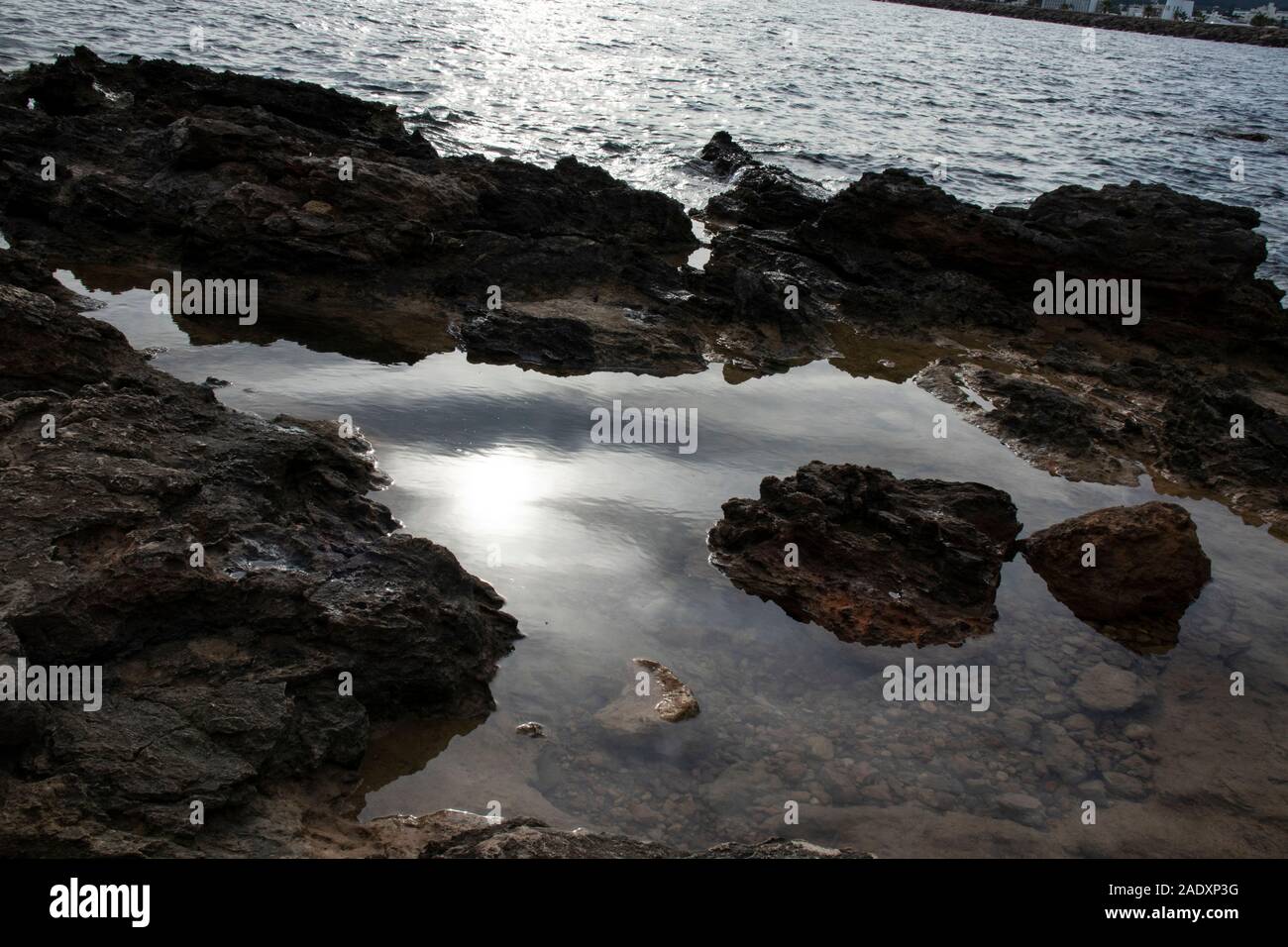 Rough dark rock hi-res stock photography and images - Alamy