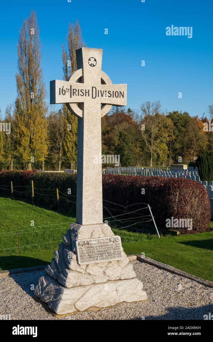 16th Irish Division Memorial at Wytschaete Cemetery, Ypres Salient ...