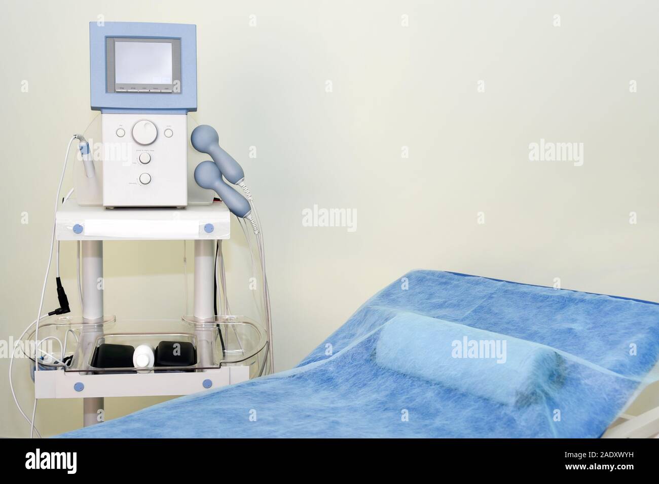Medical apparatus for physiotherapy in modern clinic Stock Photo - Alamy