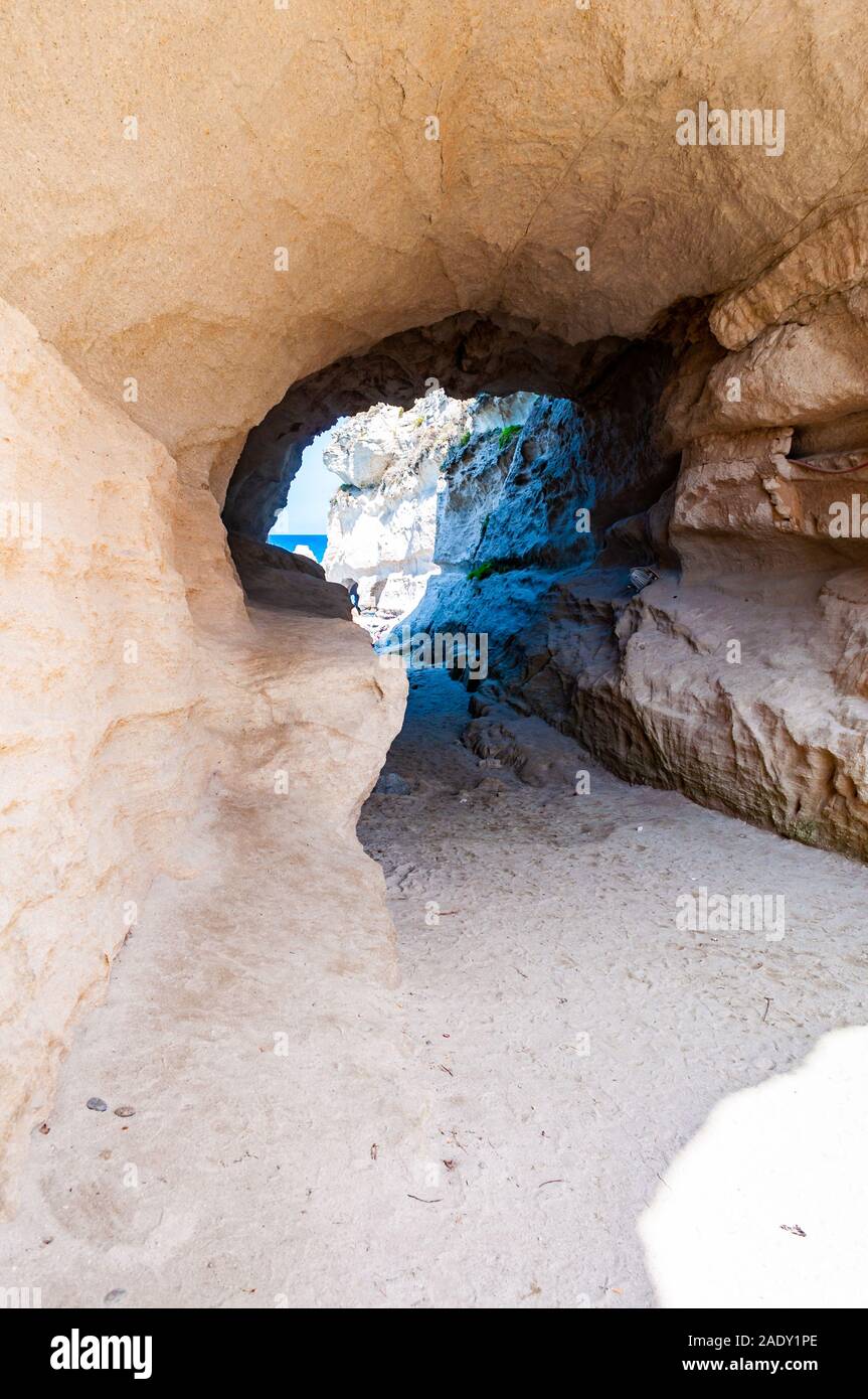 White scar cave hi-res stock photography and images - Alamy