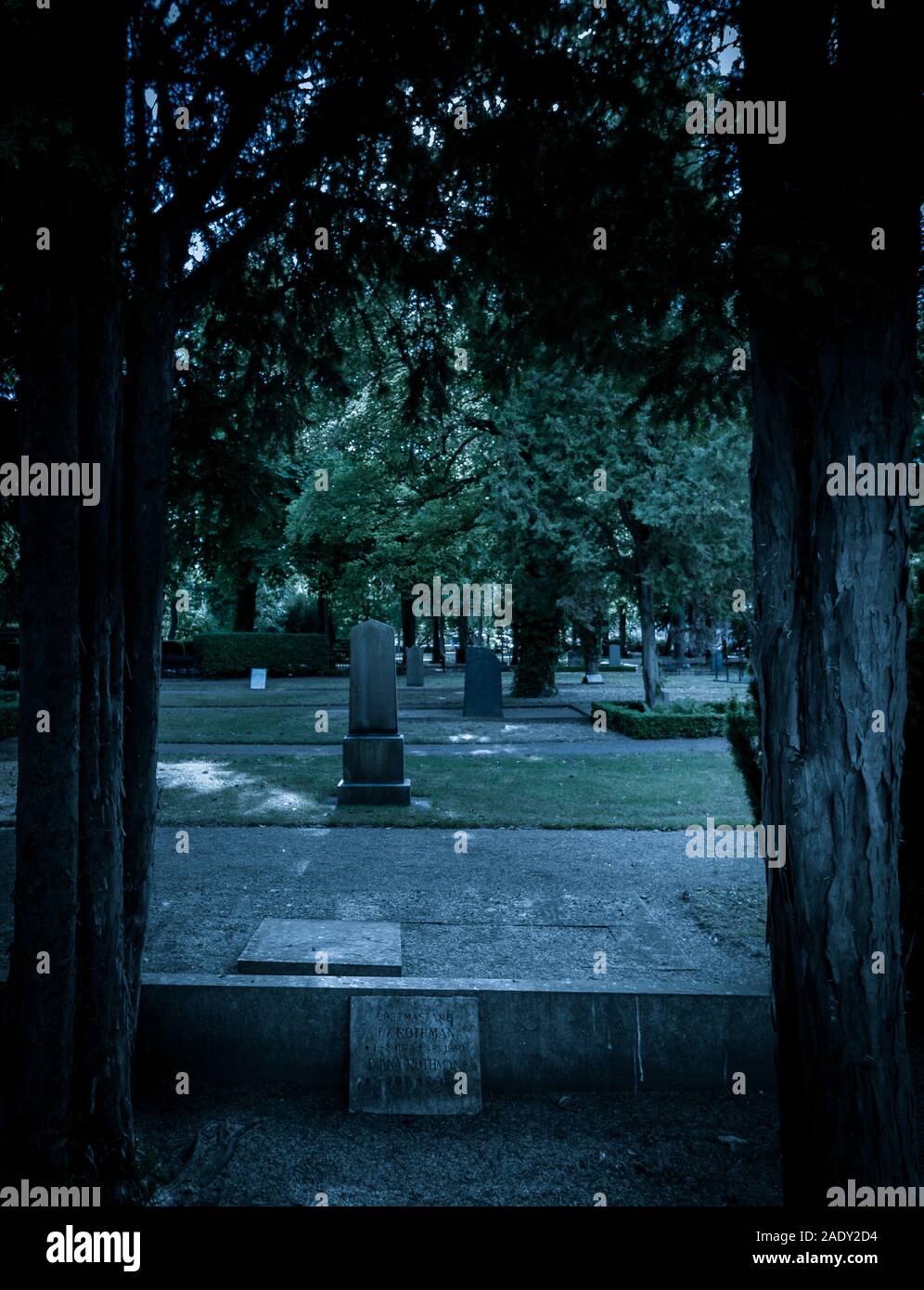 Eerie feeling hi-res stock photography and images - Alamy