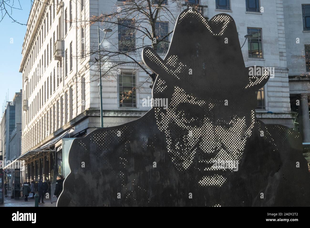 Tony hancock sculpture hi-res stock photography and images - Alamy