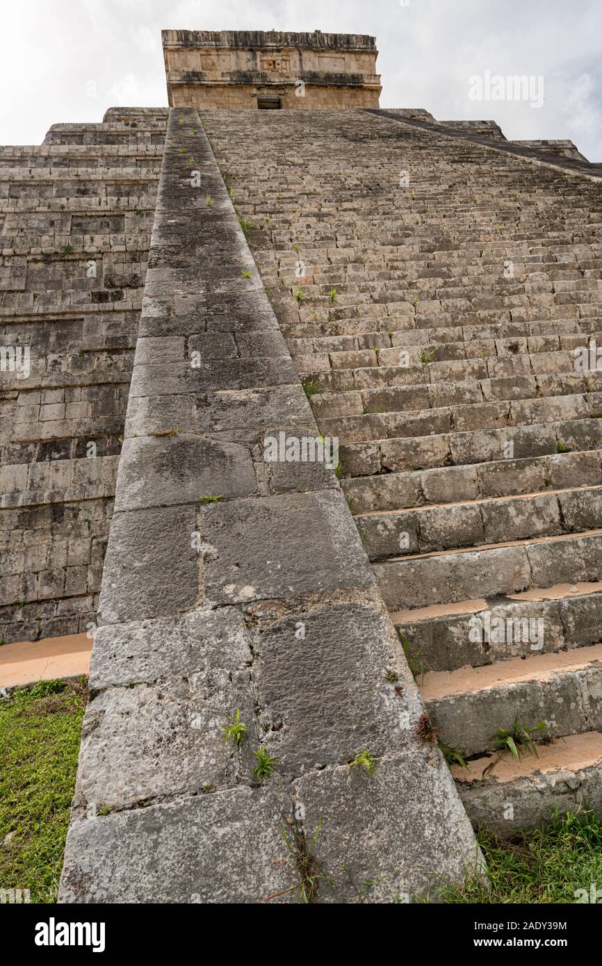 Looking up the steep steps of El Castillo / Temple of Kukulcan (the ...