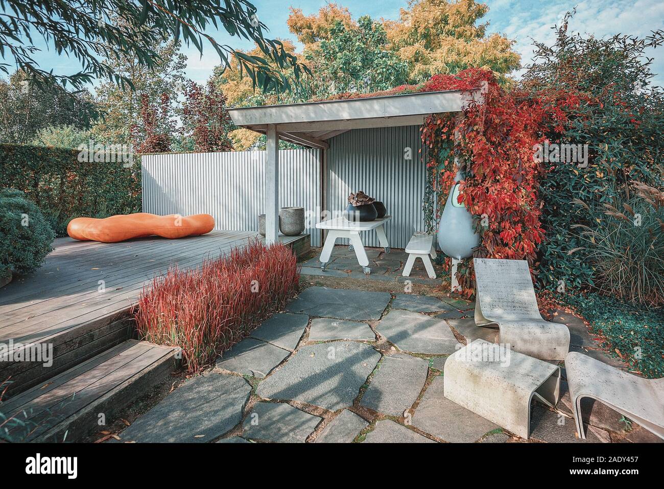 Roof terrace with planters hi-res stock photography and images - Alamy