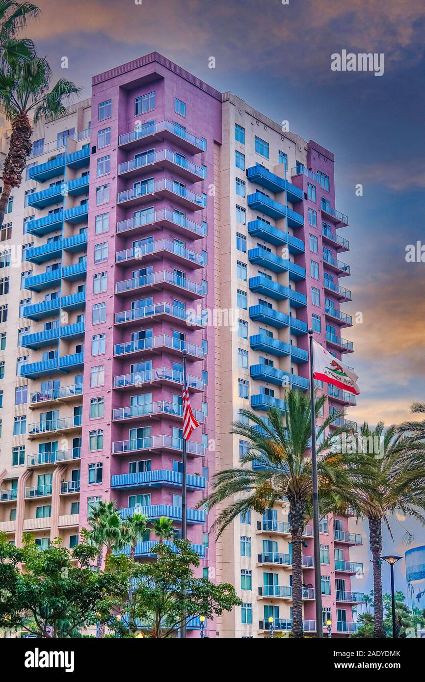 Modern apartment complex california hi-res stock photography and images ...