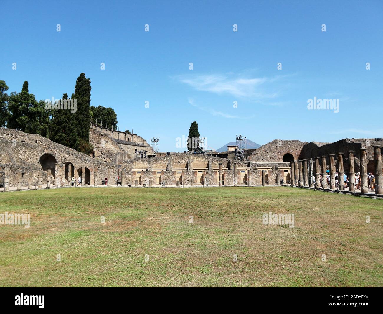 Pompeii monuments hi-res stock photography and images - Alamy
