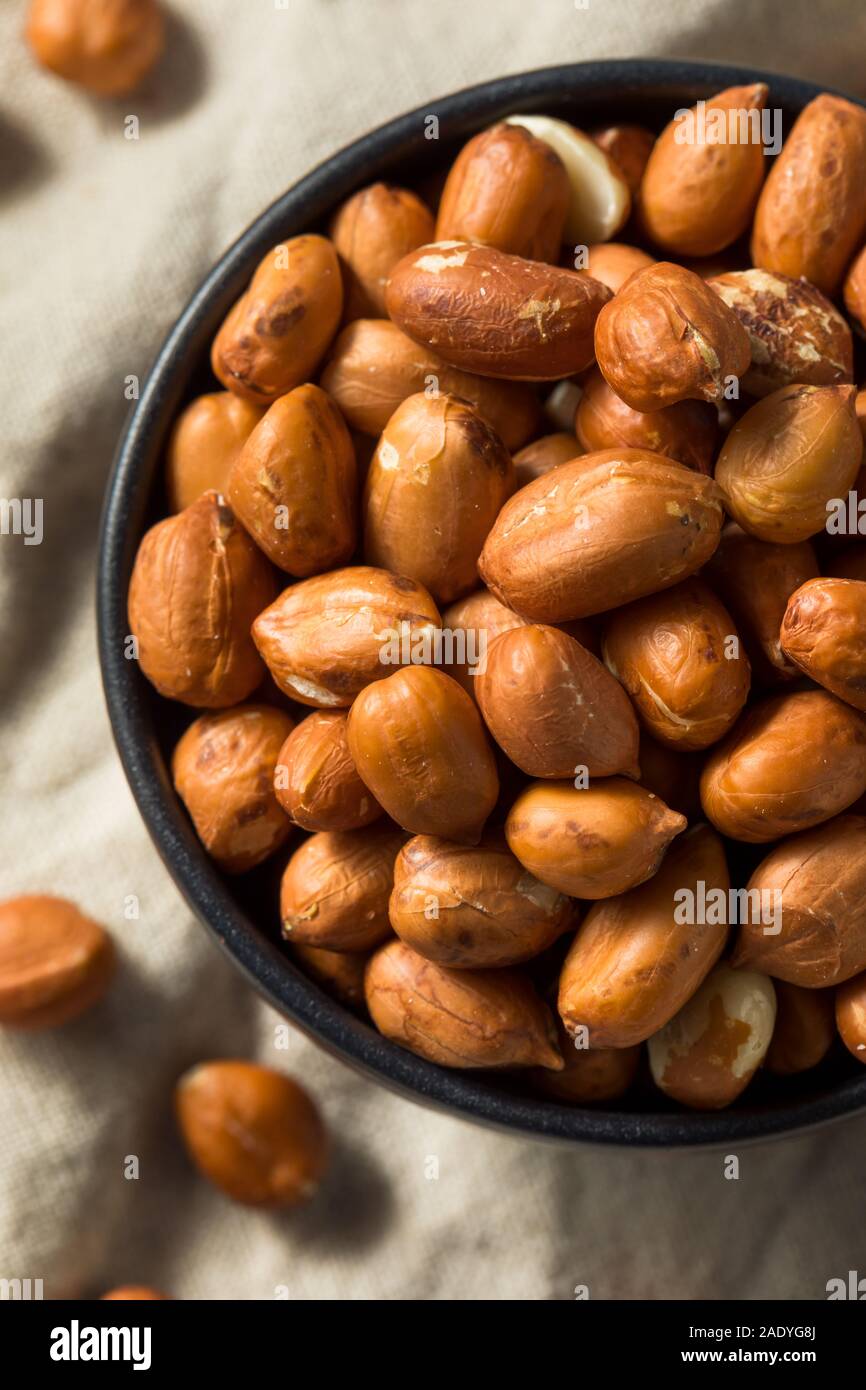 Raw Brown Organic Spanish Peanuts Ready to Eat Stock Photo - Alamy
