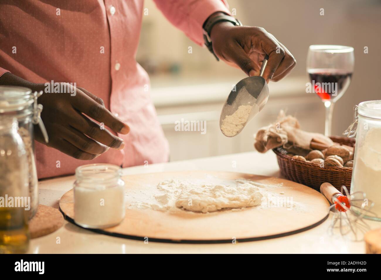 Man cooking on metal hi-res stock photography and images - Alamy