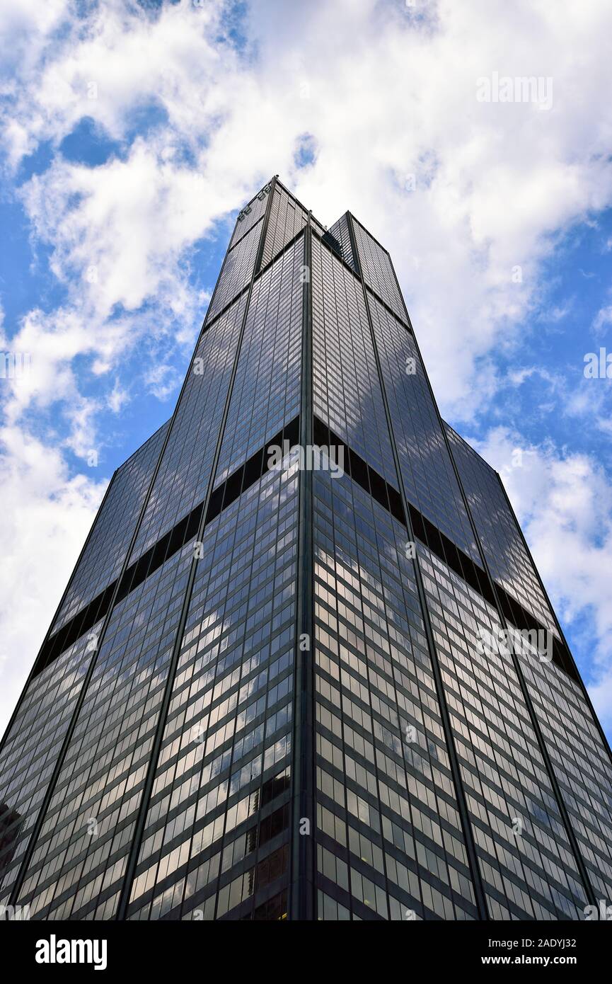 Chicago, Illinois, USA. The Willis Tower (formerly Sears Tower) in ...
