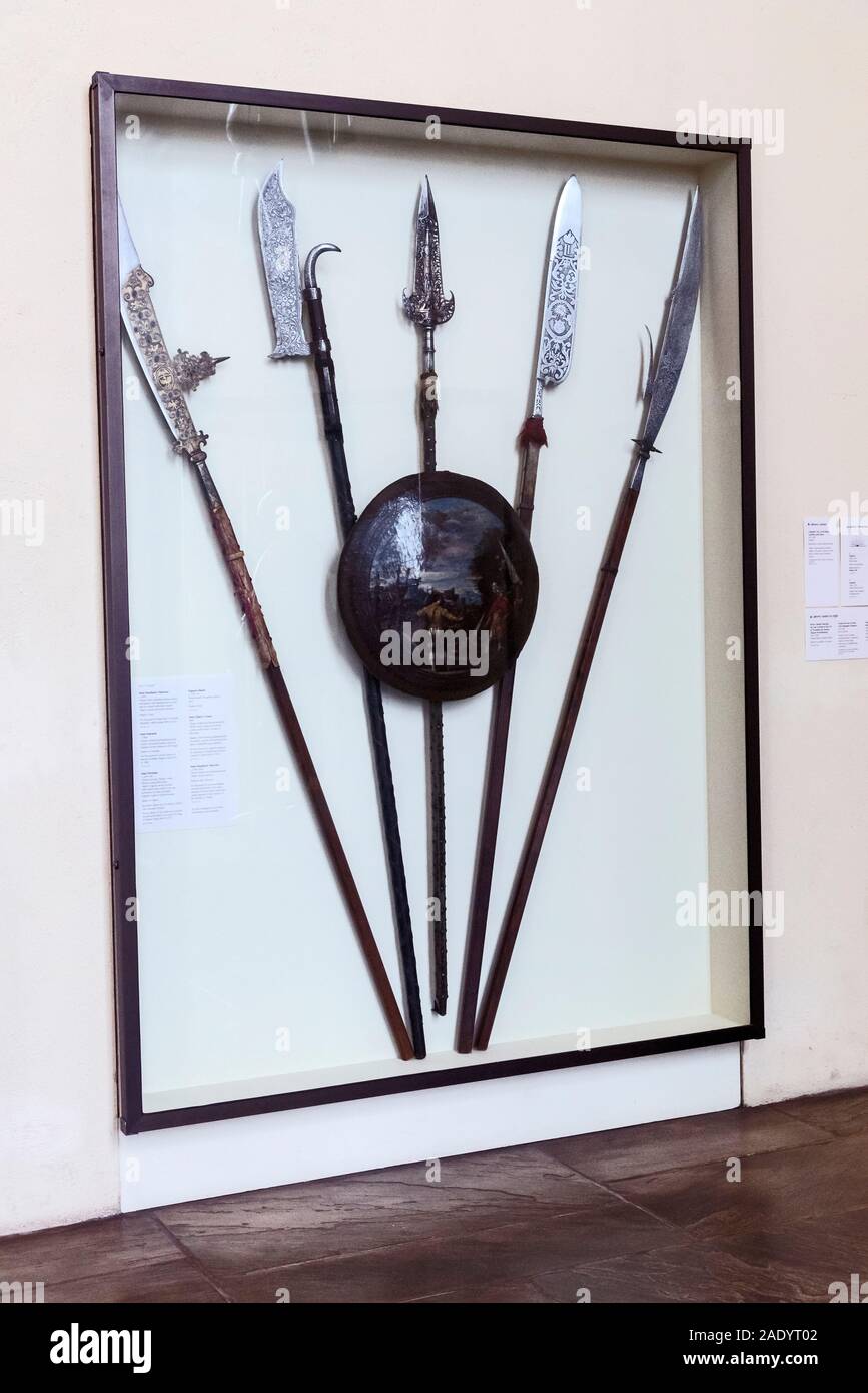 Collection of suits of armor hi-res stock photography and images - Alamy