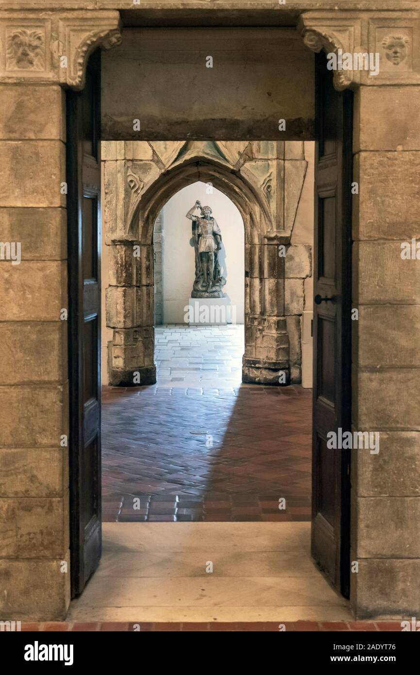 Collection of suits of armor hi-res stock photography and images - Alamy