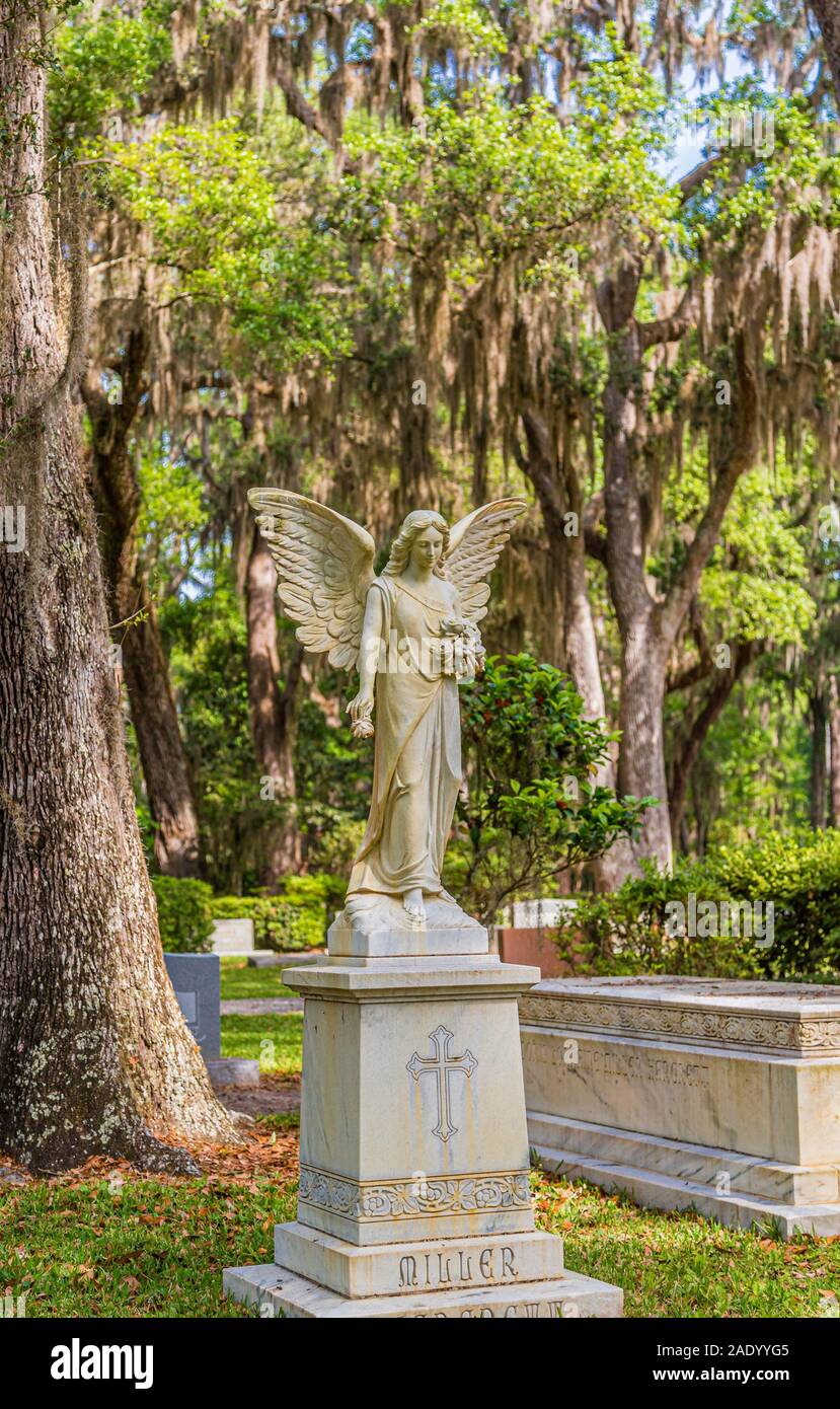 Christian burial headstones hi-res stock photography and images - Alamy